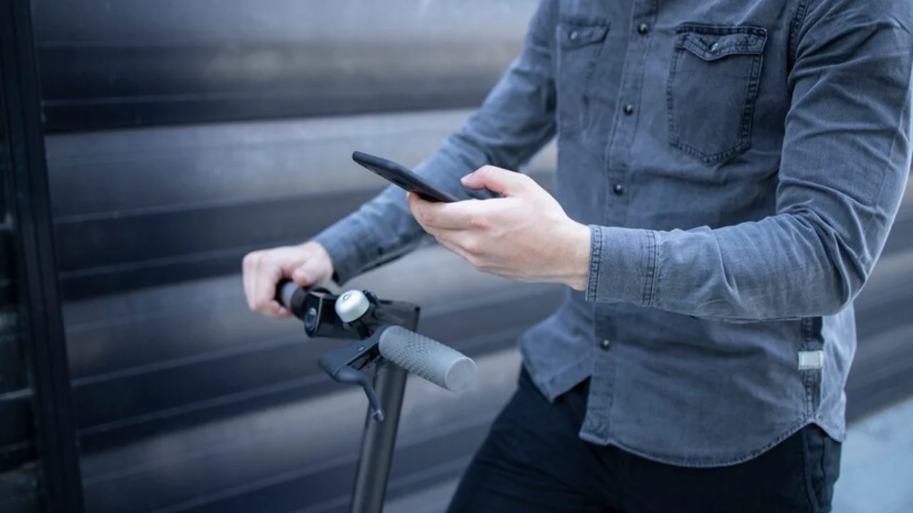 How to Unbind Segway Ninebot Scooter? (With and Without the App)